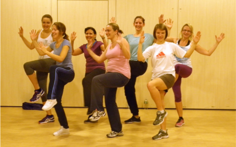 Zumba lernen - Tanz dich fit! Abnehmen Bewegung Spaß | CSV-News